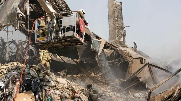 Fire and smoke: Tehran’s oldest building collapses, many injured ...