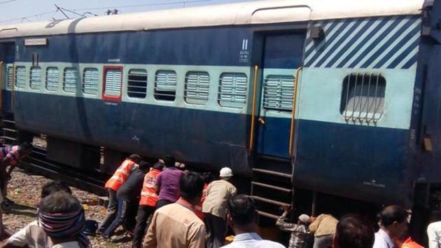 Jaisalmer: 10 coaches of Ranikhet Express derail, no casualties ...