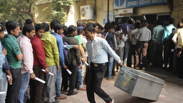 UP Elections: Agencies transporting cash told to carry proof from banks ...