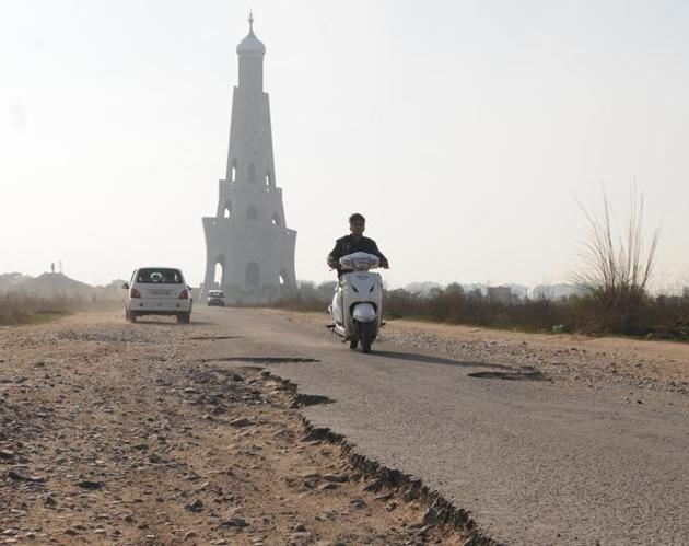 Chappar Chiri: Village of the valiant loses to poor civic upkeep ...