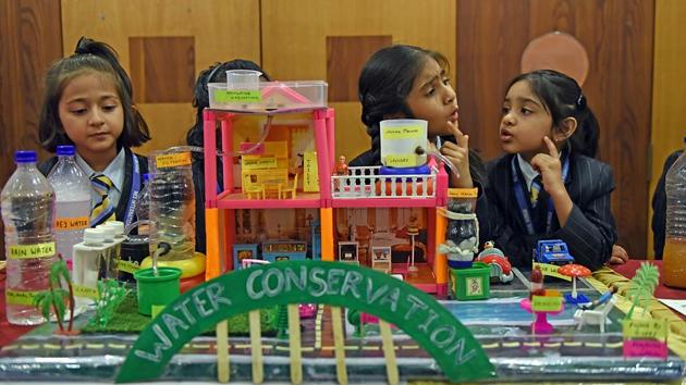 Science whiz kids take centre stage in Mumbai | Hindustan Times
