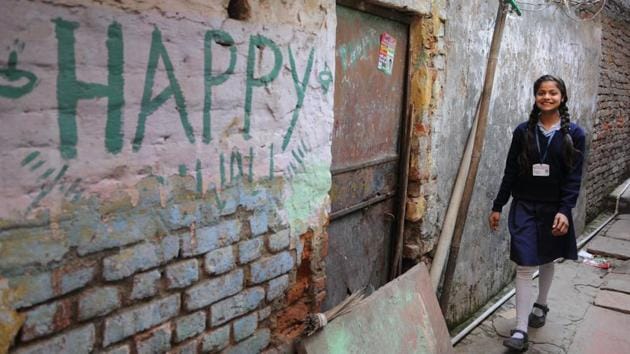 In pictures: A day in the life of slum dwellers | Hindustan Times