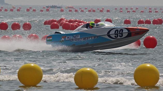 India’s first-ever powerboat race hits Mumbai’s shores this weekend ...