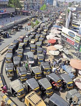 Unregulated auto­-rickshaws add to traffic chaos in Amritsar ...