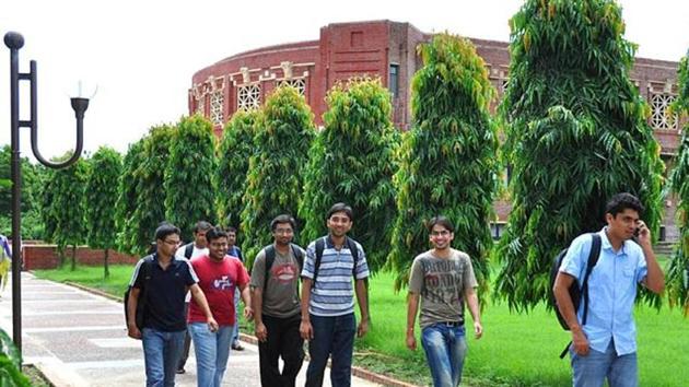 IIM Lucknow to set up incubation centre soon | Hindustan Times