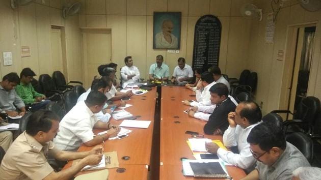 Congestion free Noida: DM orders to act against illegal parking, rule ...