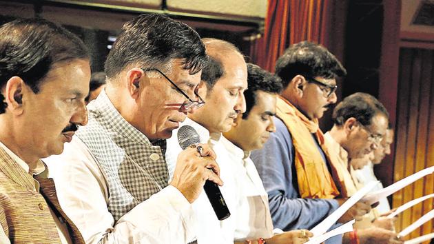 Up Bjp Minister Administers ‘cleanliness Pledge In Noida Hindustan Times