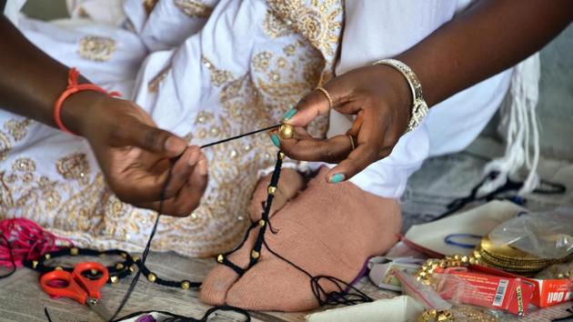 Tribal artists from Odisha display traditional art forms | Hindustan Times