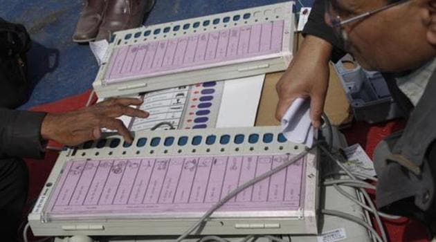 EC to buy new EVMs which will stop working the moment they are tampered ...