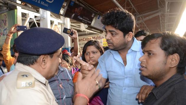 How criminals used Re 1 coin to stop Rajdhani Express and loot ...