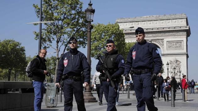 Fears grip weekend French election after Islamic State claims fatal ...