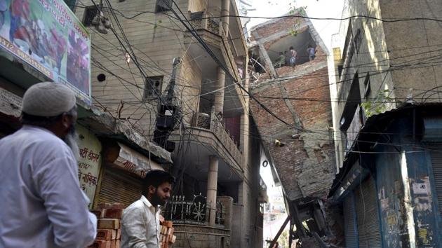 Inderpuri building collapse: Fear, uncertainty grips 30 families ...