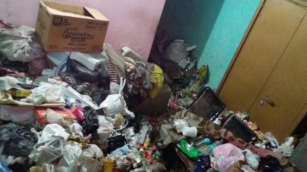 Delhi: Depressed over ‘losing hair’, girl locks herself in garbage ...