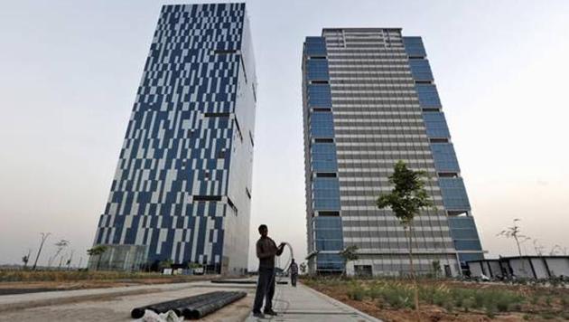 GIFT IFSC signs MoU with Gujarat law university for skill development ...