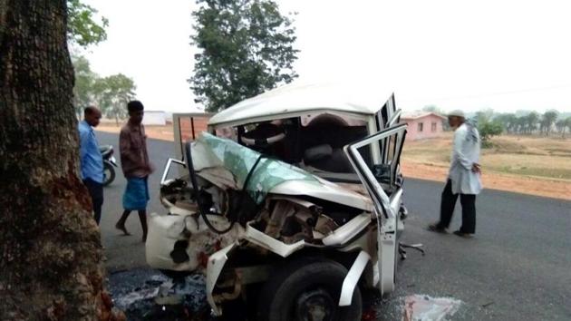 Five killed after car collides with parked truck in Telangana| India News