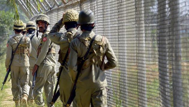 Pakistan army chief visits LoC amid border tension | World News