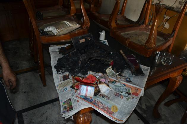 Gurgaon: Fire breaks out at a house in DLF Phase-2, assets worth lakhs ...