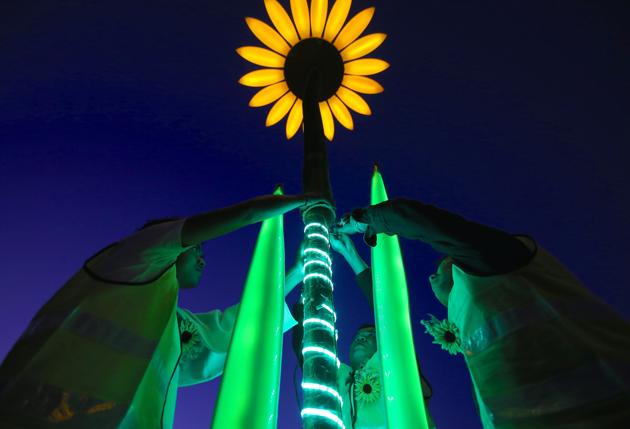 Photos: Sydney glows with spectacular colours for Vivid Festival ...