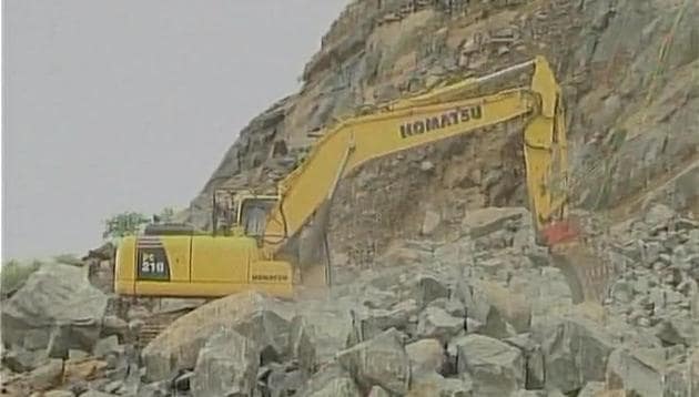 Six workers crushed to death in Andhra Pradesh quarry | Latest News ...