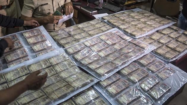 Income tax dept can seize unexplained money from bank accounts, says ...