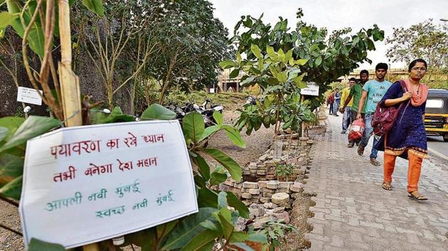 Mumbai commute gets greener, auto drivers plant 500 saplings around ...