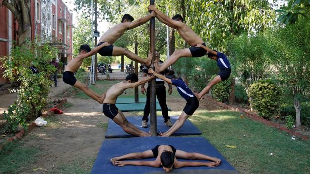 Mallakamb: The art of aerial yoga | Hindustan Times