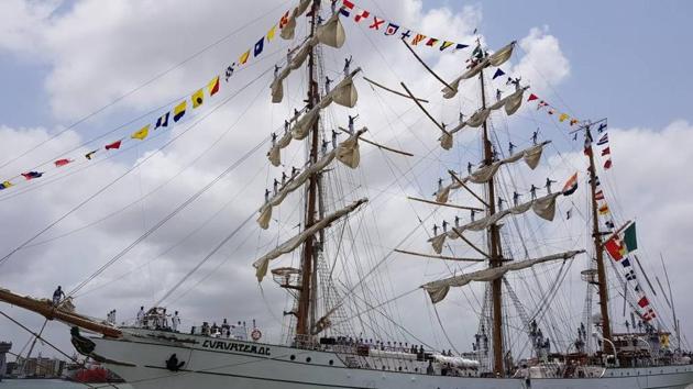Mexican ship rides the goodwill wave, docks in Mumbai | Hindustan Times