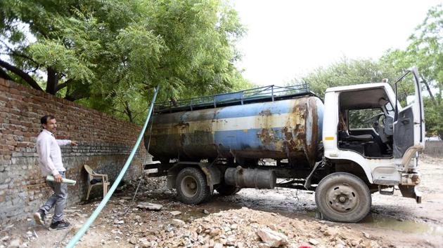 Gurgaon: Two illegal borewells extracting nearly 1.2 million litres of ...