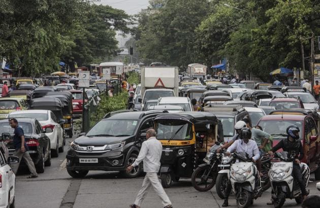 Poor traffic management, badly-timed signals, potholes make Mumbaiites ...