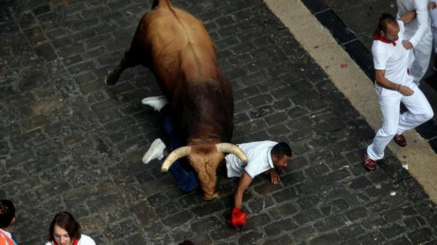 Photos: Spain’s popular bull run festival begins in Pamplona ...