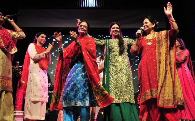 Teej in full swing, but monsoon moody | Hindustan Times