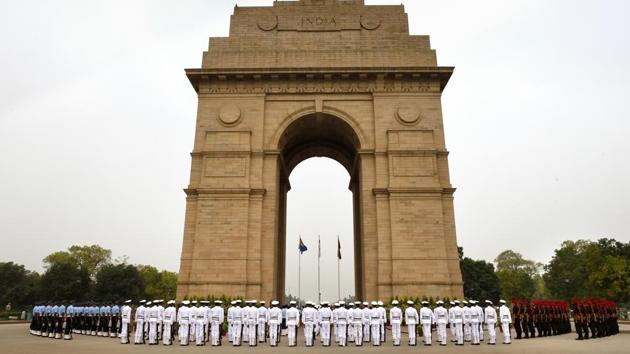 Kargil Vijay Diwas: PM Modi remembers bravery of armed forces | Latest ...