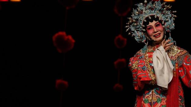 Photos: Behind the scene at a Chinese Cantonese opera | Hindustan Times