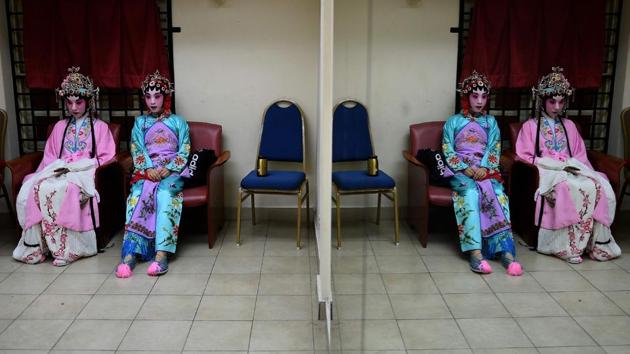 Photos: Behind the scene at a Chinese Cantonese opera | Hindustan Times