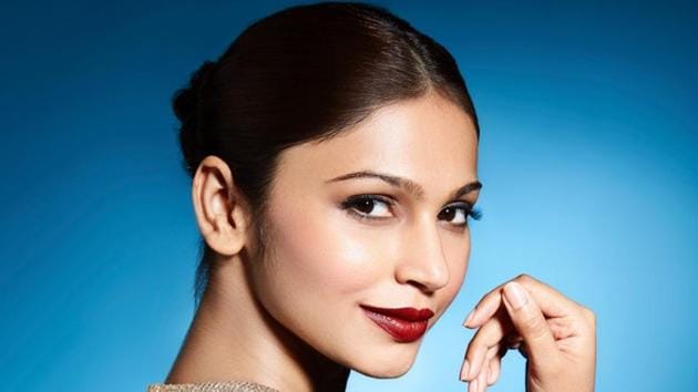 Shamata Anchan: I’m in touch with Ashutosh Gowariker, want to work with ...