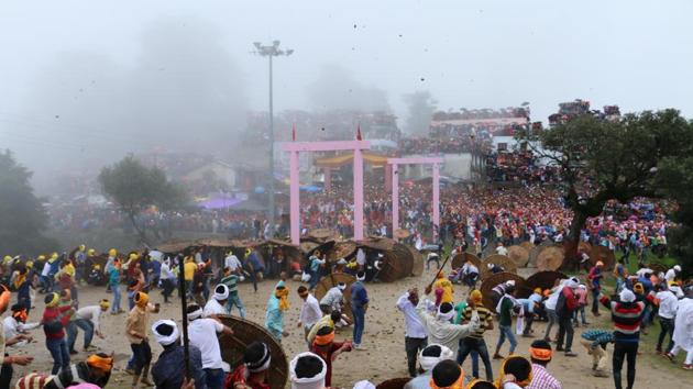 Fruits and stone pelting witnessed at Bagwal fair | Hindustan Times