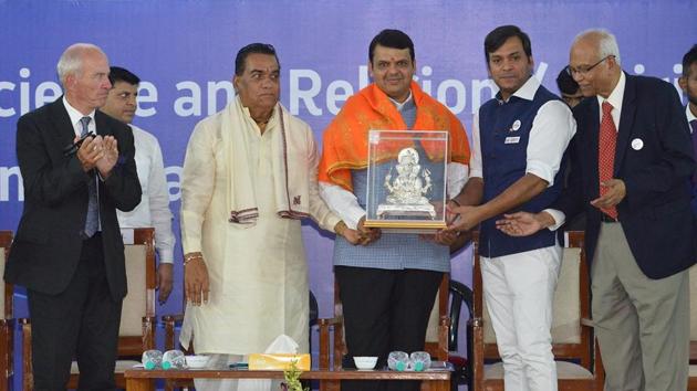 India’s first World Peace University inaugurated in MIT, Pune ...