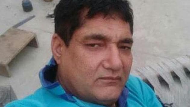 Cop ‘spotted having sex’, thrashed by public, booked for obscenity ...