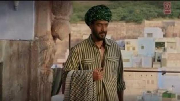 Baadshaho song Hoshiyar Rehna: Ajay Devgn goes for gold with guns ...
