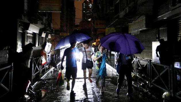 Photos: Typhoon Hato ravages Macau, worst storm since 1968 | Hindustan ...