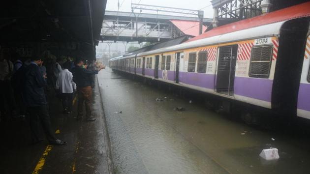 Photos| Mumbai rains: Flights, trains and buses resume as waters recede | Hindustan Times
