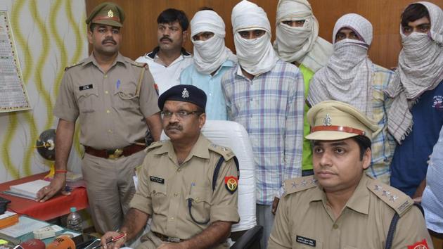 Five members of Sansi gang arrested in Noida | Hindustan Times