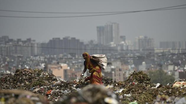 Ghazipur landfill collapse: Panel visits site for east Delhi waste ...