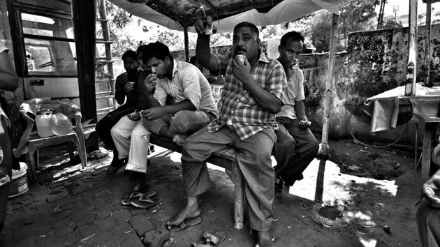 Photos| Down Under: Sewer workers in Delhi battle deplorable work ...