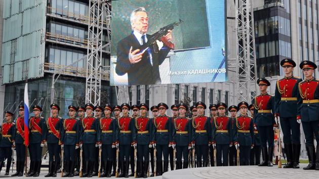 Photos: Russia commemorates Mikhail Kalashnikov, creator of the AK-47 ...