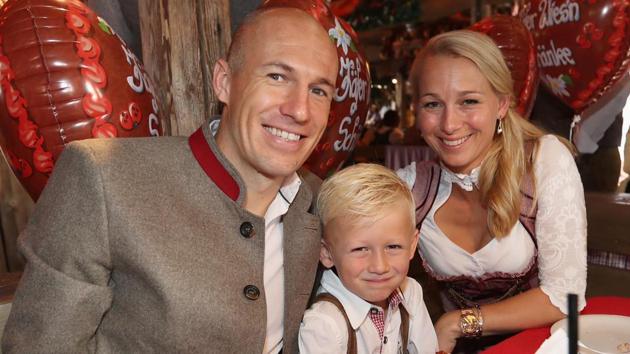 F.C. Bayern Munich head to the Oktoberfest Beer Festival with family ...