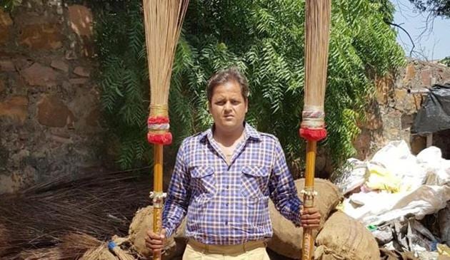 Man from Rajasthan’s Kota wants to gift giant ‘NaMo brooms’ to PM ...