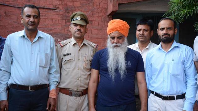 56-yr-old kingpin’s arrest solves seven Panchkula robberies - Hindustan ...