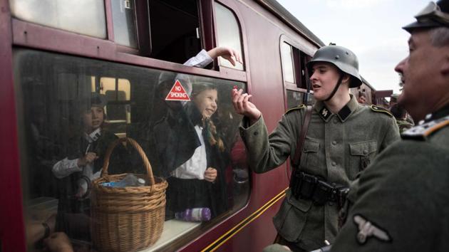Photos: WWII scenes re-enacted during ‘Pickering 1940s Wartime Weekend ...