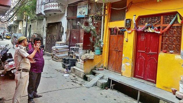 Gangs of Delhi: Attackers kill man, injure his friend after chase ...